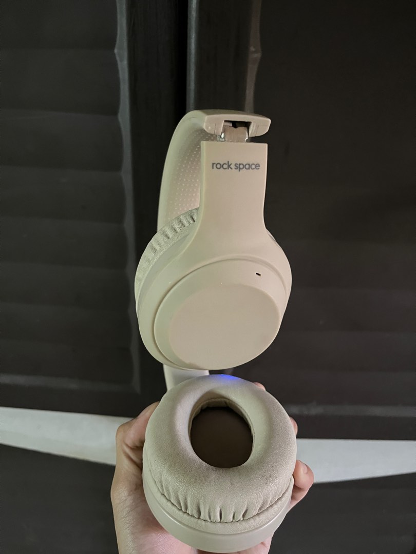 Rock space O2, Audio, Headphones & Headsets on Carousell