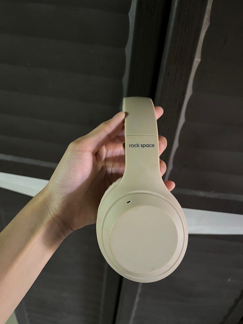 Rock space O2, Audio, Headphones & Headsets on Carousell