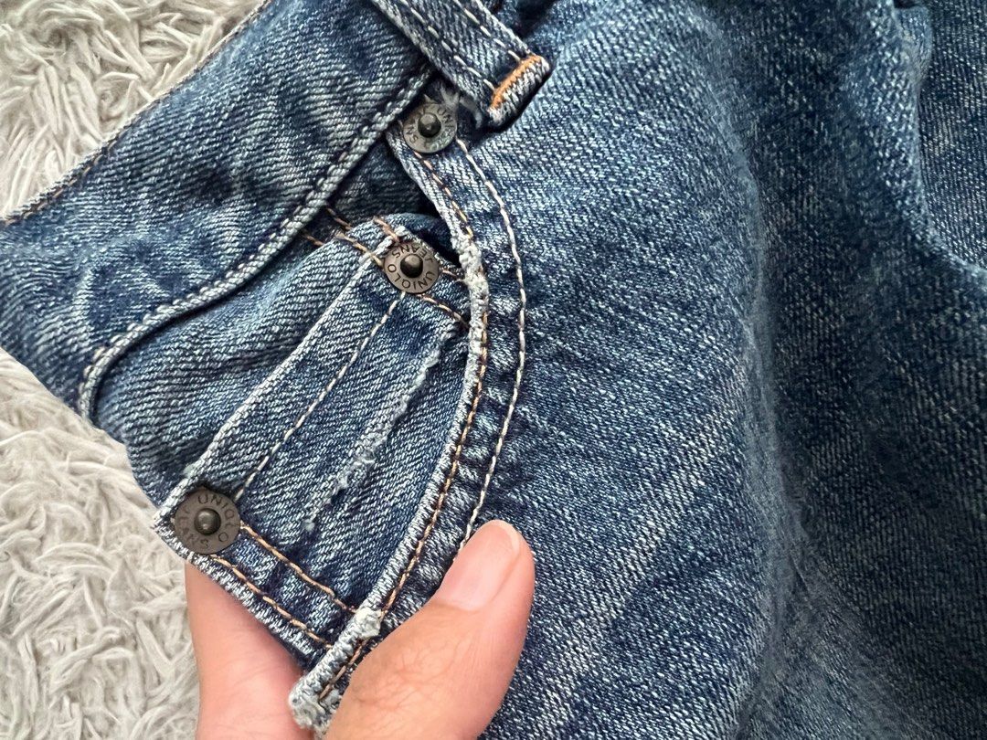 Rok Jeans UNIQLO, Fesyen Wanita, Pakaian Wanita, Bawahan di Carousell