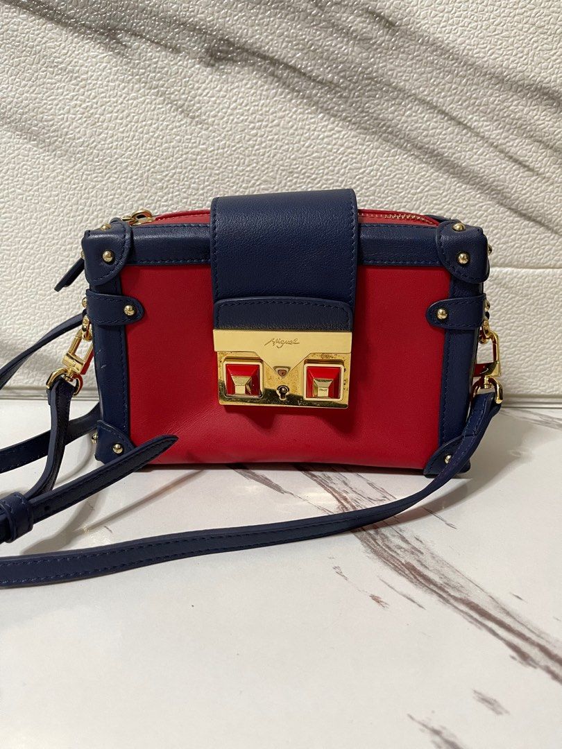 Satchi Box bag Blue red on Carousell