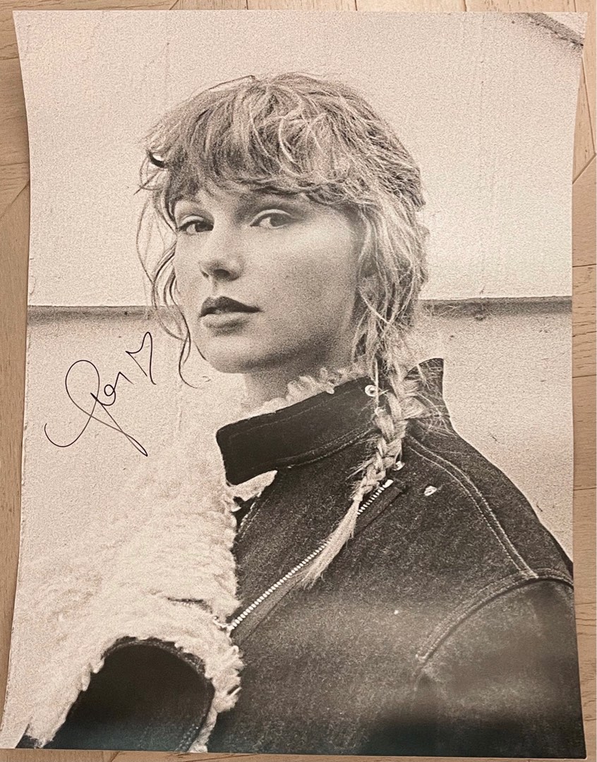 Signed rare Taylor swift evermore lithograph poster, 興趣及遊戲, 收藏品及紀念品, 明星 ...