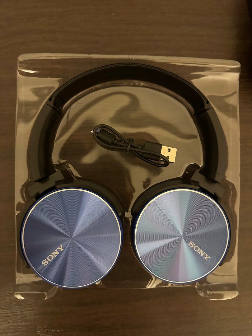 Sony headphones (Blue & Black), Audio, Headphones & Headsets on Carousell