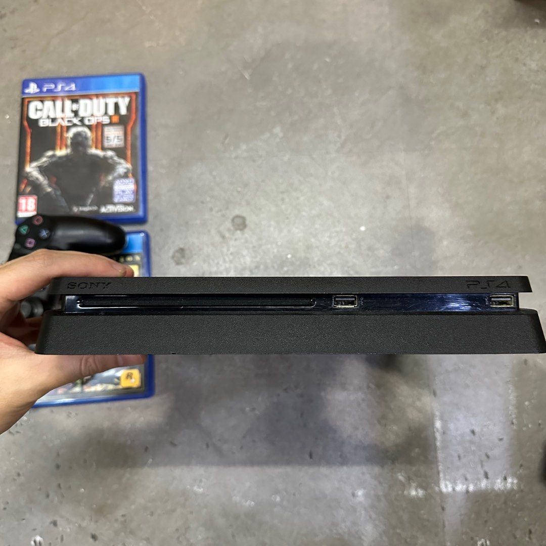 Sony Ps4 Slim 1tb Used (with 3games + 1 controller) all function good ...