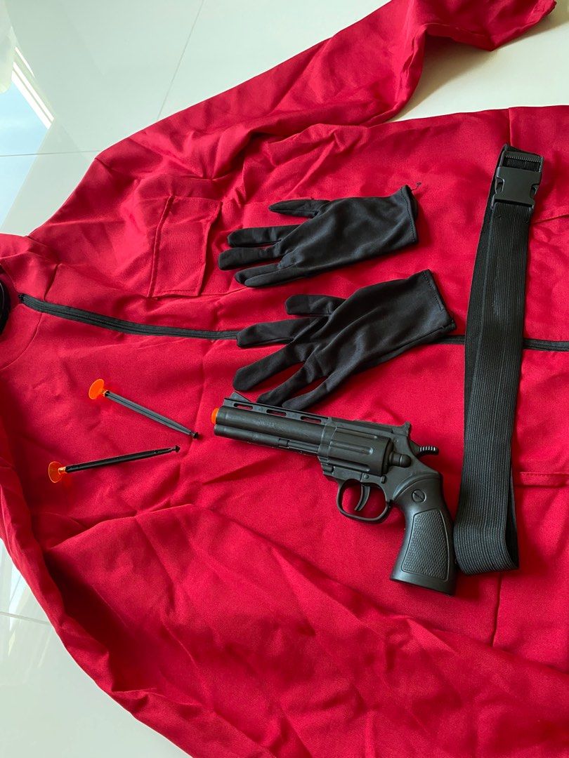 Squid game guard uniform L size, Hobbies & Toys, Stationery & Craft ...