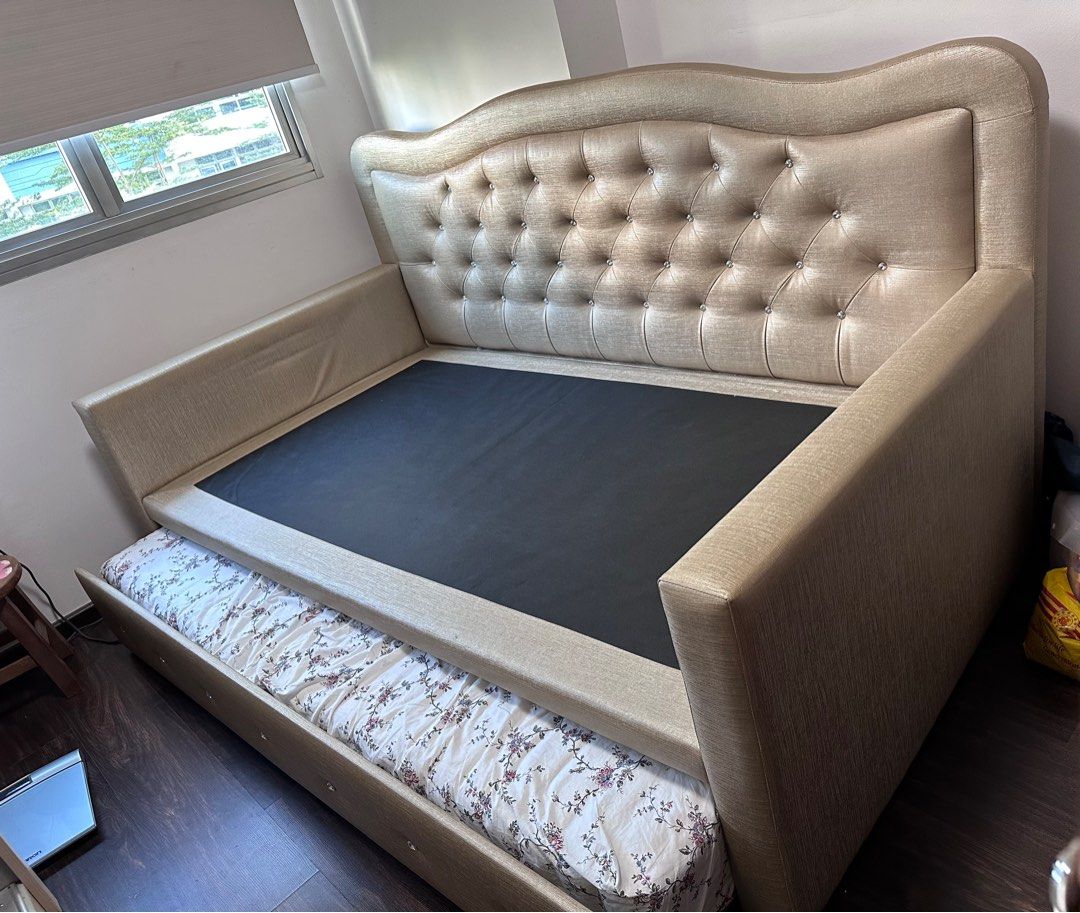 Super single diamond theme bed frame, Furniture & Home Living ...