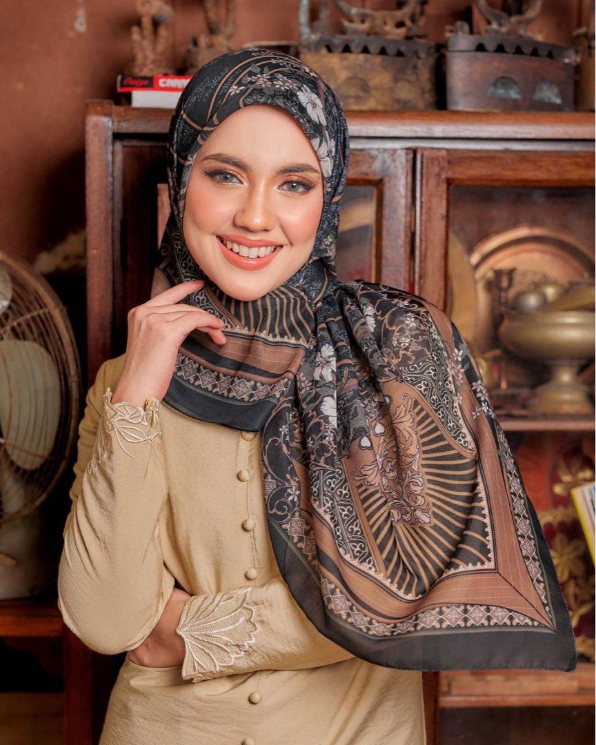 Tudung Ruffle | Teratak Cotton Square, Women's Fashion, Muslimah ...