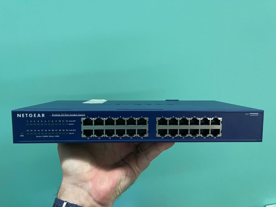 Unmanaged Netgear 24 Port Gigabit Switch JGS524, Computers & Tech ...