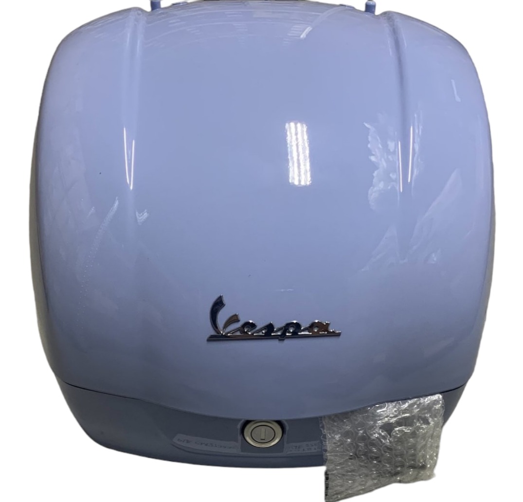 VESPA top box gts150 abs light blue, Motorcycles, Motorcycle ...
