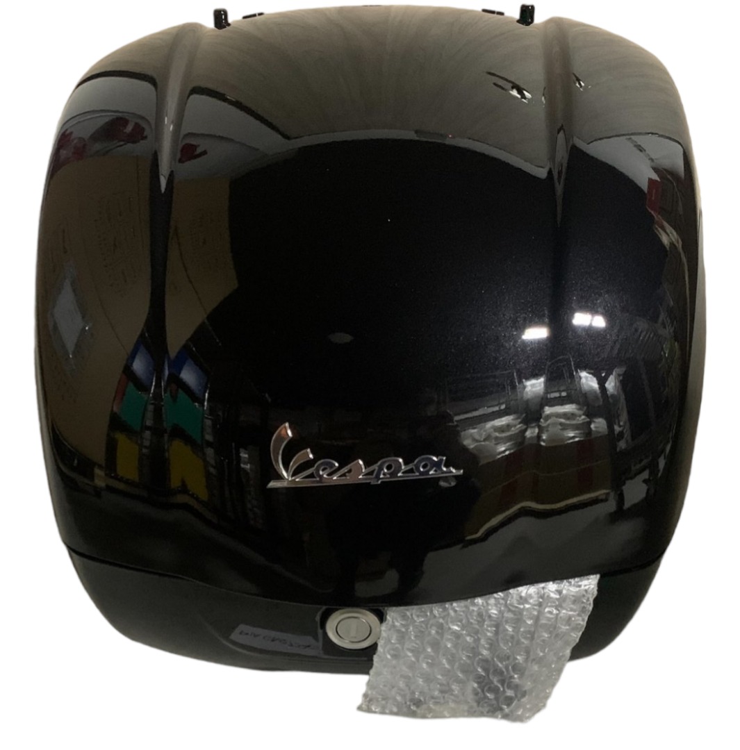 VESPA top box gts150 abs volcano black, Motorcycles, Motorcycle ...