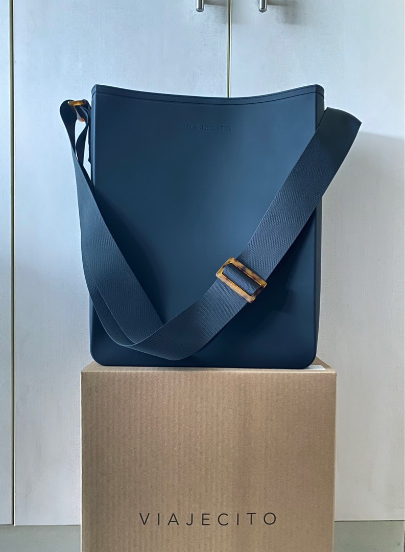 Viajecito MNL Tote Bag in Black with Brown Tortoise Adjuster, Women's ...