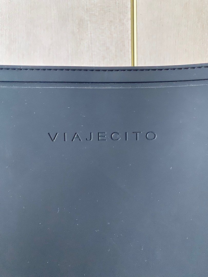 Viajecito MNL Tote Bag in Black with Brown Tortoise Adjuster, Women's ...