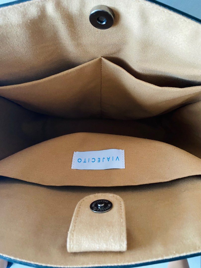 Viajecito MNL Tote Bag in Black with Brown Tortoise Adjuster, Women's ...