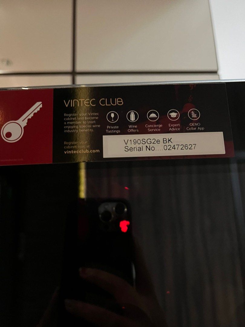 Vintec V190SG2EBK wine chiller, TV & Home Appliances, Kitchen ...