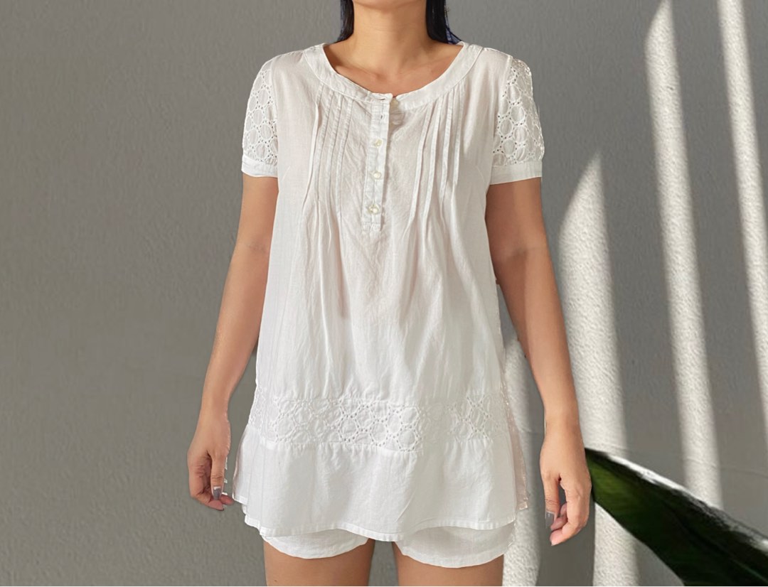 White Long Top, Women's Fashion, Tops, Blouses on Carousell