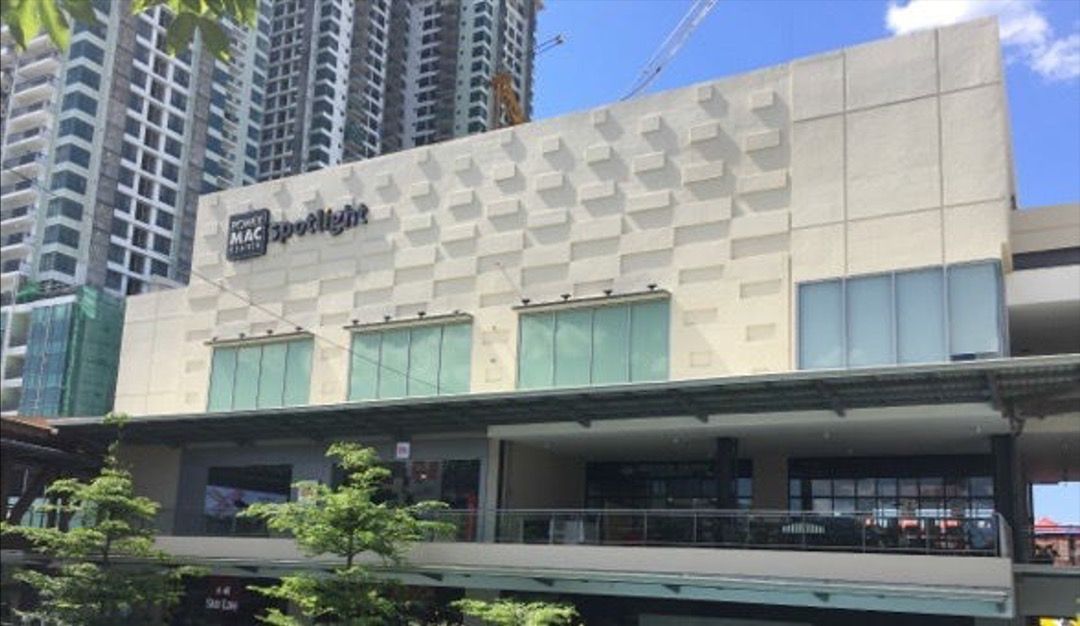 3BR w/ Balcony in ASTELA, Circuit MAKATI by Alveo: Estertainment ...