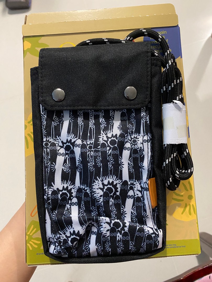 7-11 Moomin special edition hattifatteners, Women's Fashion, Bags ...