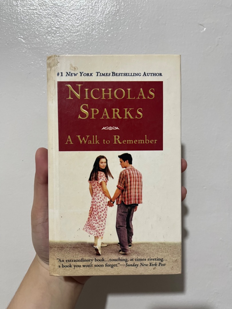 A Walk to Remember, Hobbies & Toys, Books & Magazines, Fiction & Non ...