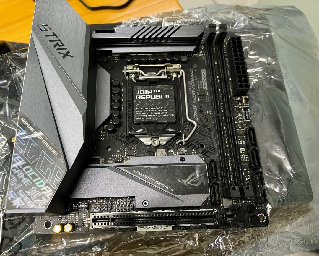 ASUS Republic of Gamers Strix Z390-I LGA 1151 Mini-ITX Gaming ...
