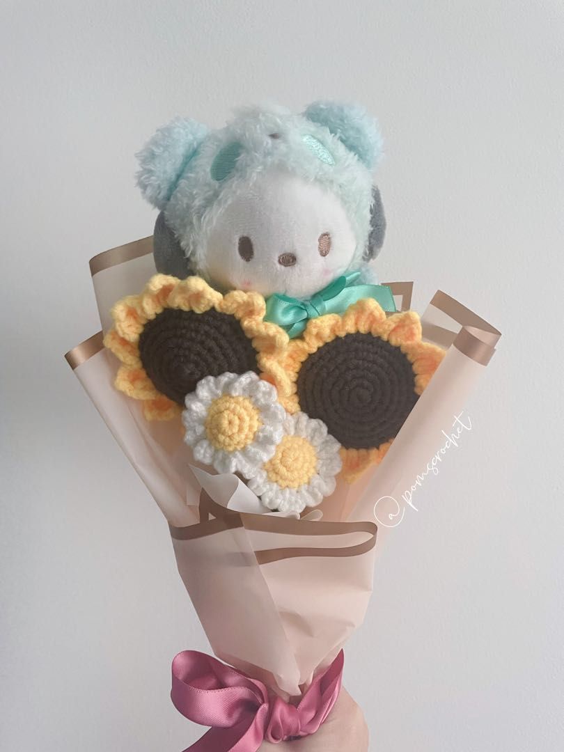 Crochet Sanrio Bouquet, Hobbies & Toys, Stationery & Craft, Flowers & Bouquets on Carousell