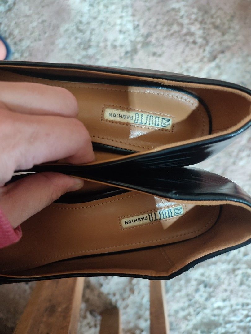 DUSTO, Women's Fashion, Footwear, Sandals on Carousell