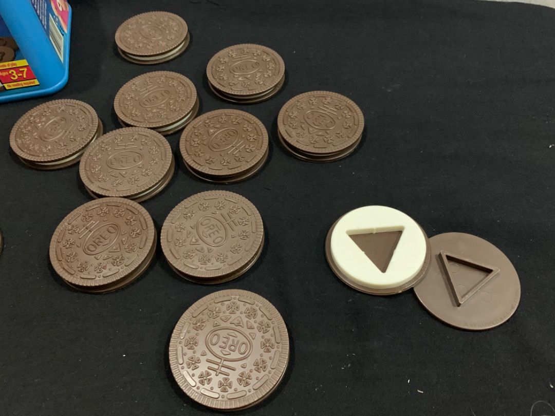 Fisher price oreo fun shape matching game, Hobbies & Toys, Toys & Games ...