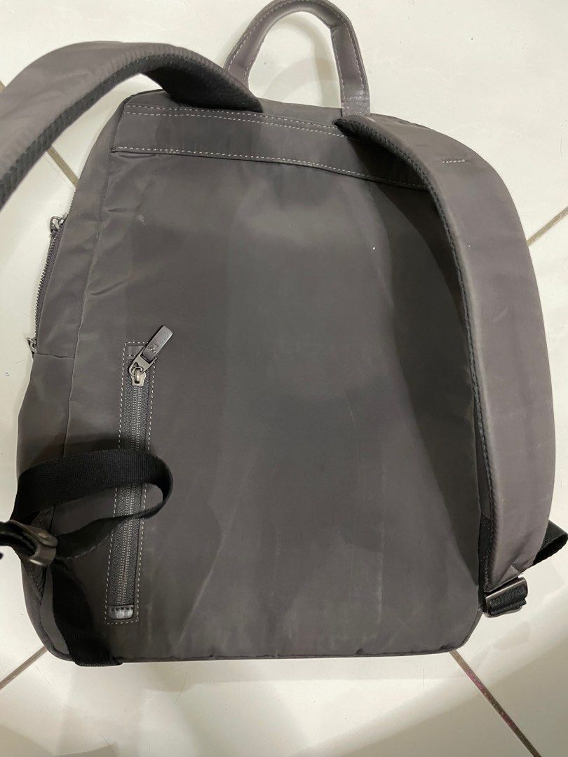 Samsonite grey backpack, Women's Fashion, Bags & Wallets, Backpacks on ...