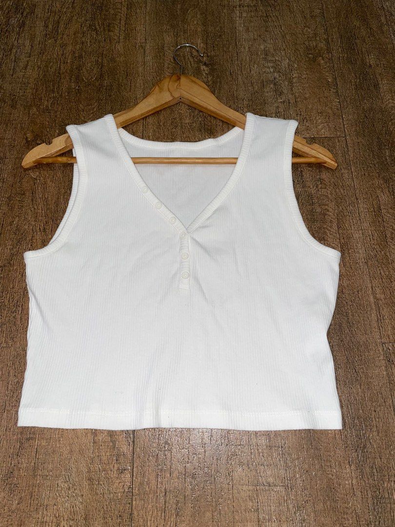 SALE‼️GU by Uniqlo rib semi cropped top, Women's Fashion, Tops, Blouses ...