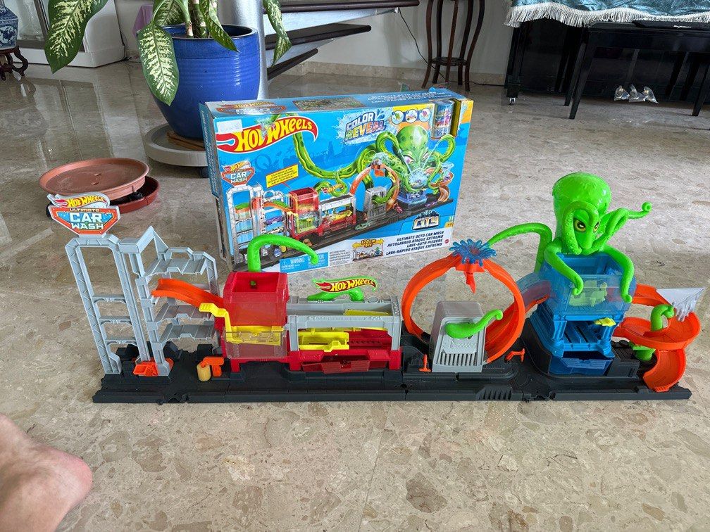 Hotwheels car wash set, Hobbies & Toys, Toys & Games on Carousell