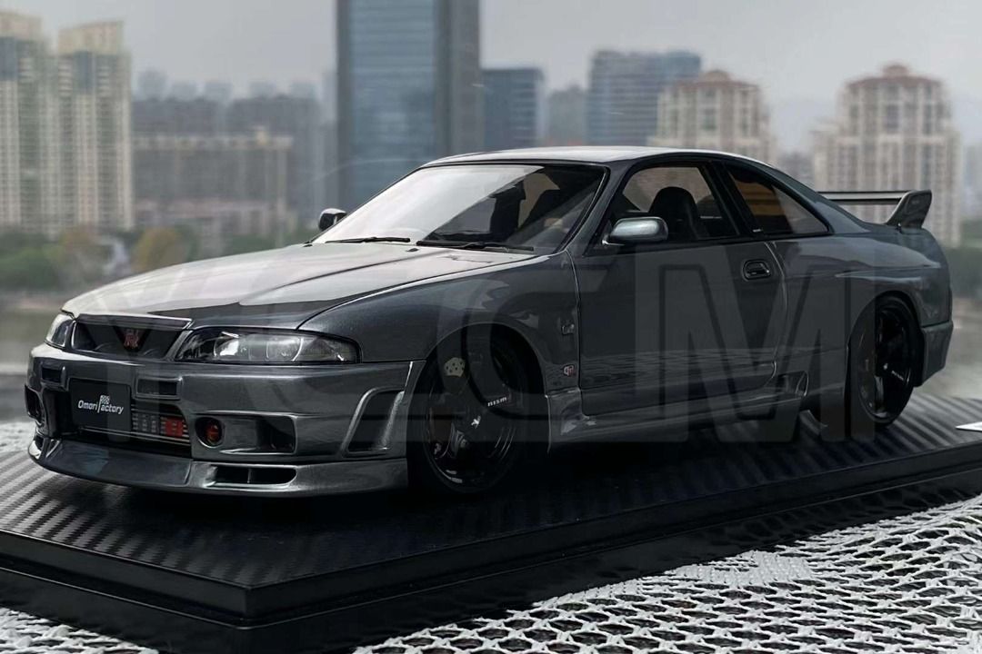 ignition 1/18 日產 Nissan GTR R33 Skyline & BCN CRS 樹脂硬窗材料 白色碳蓋/金屬灰色, 興趣及 ...