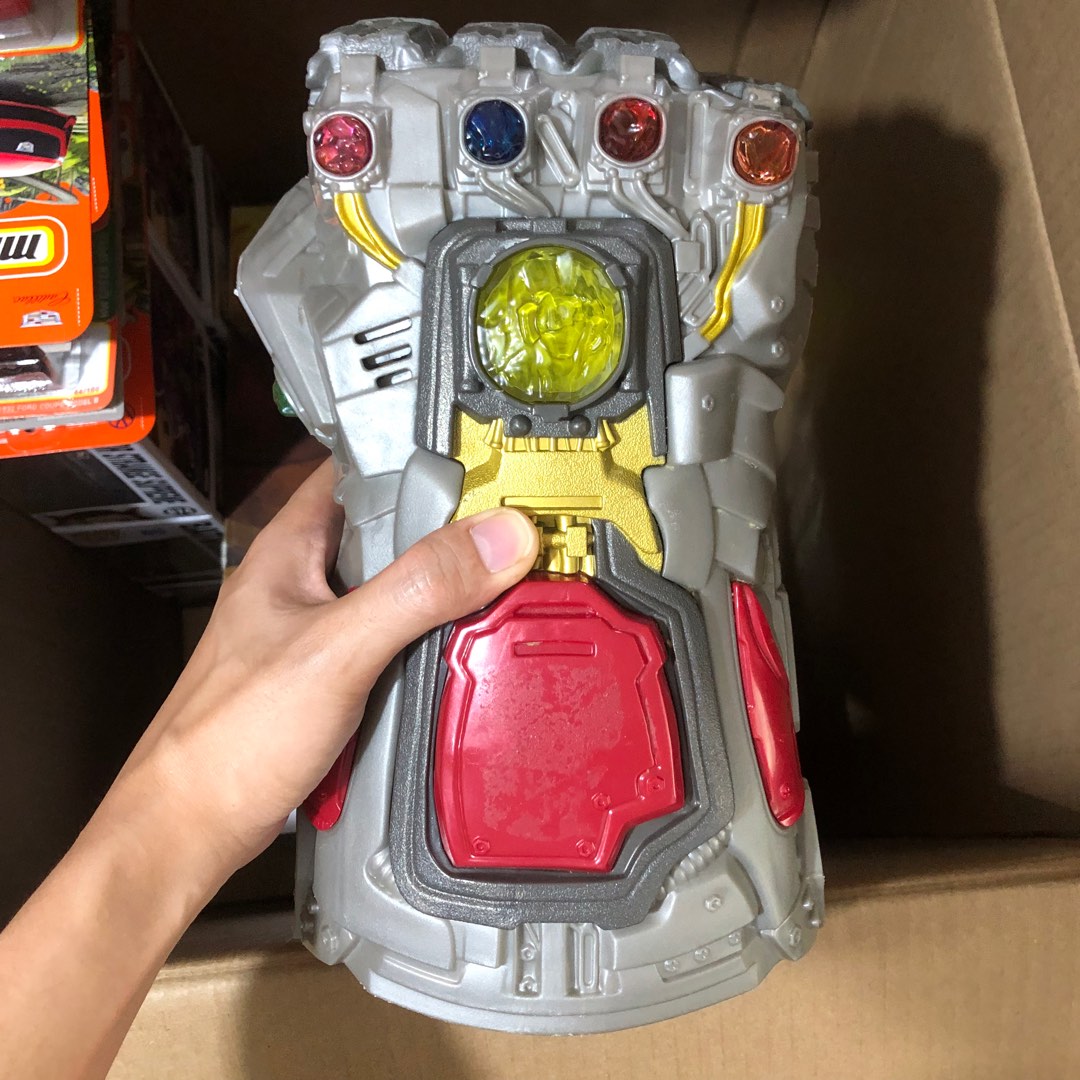 INFINITY GAUNTLET, Hobbies & Toys, Toys & Games on Carousell