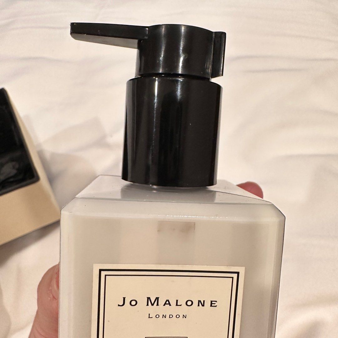 Jo Malone Original English Pear And Freesia Body And Hand Lotion 250ml 8