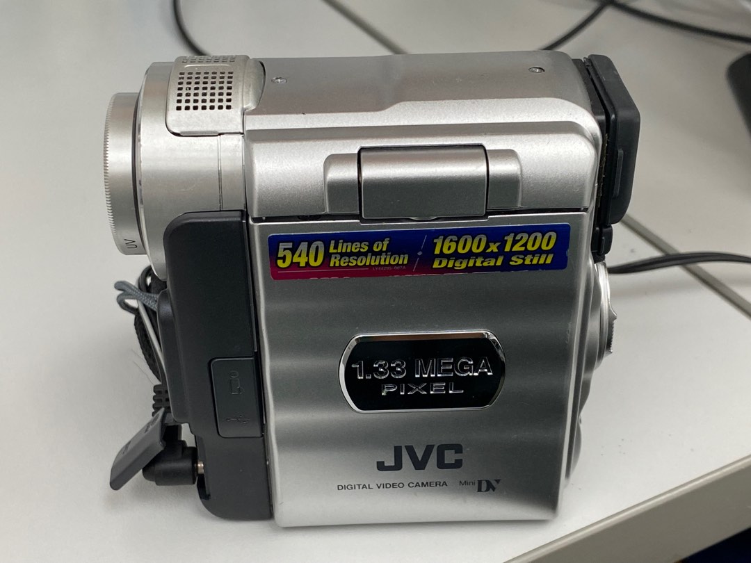 JVC 1.33 mega pixel, 攝影器材, 攝錄機 - Carousell