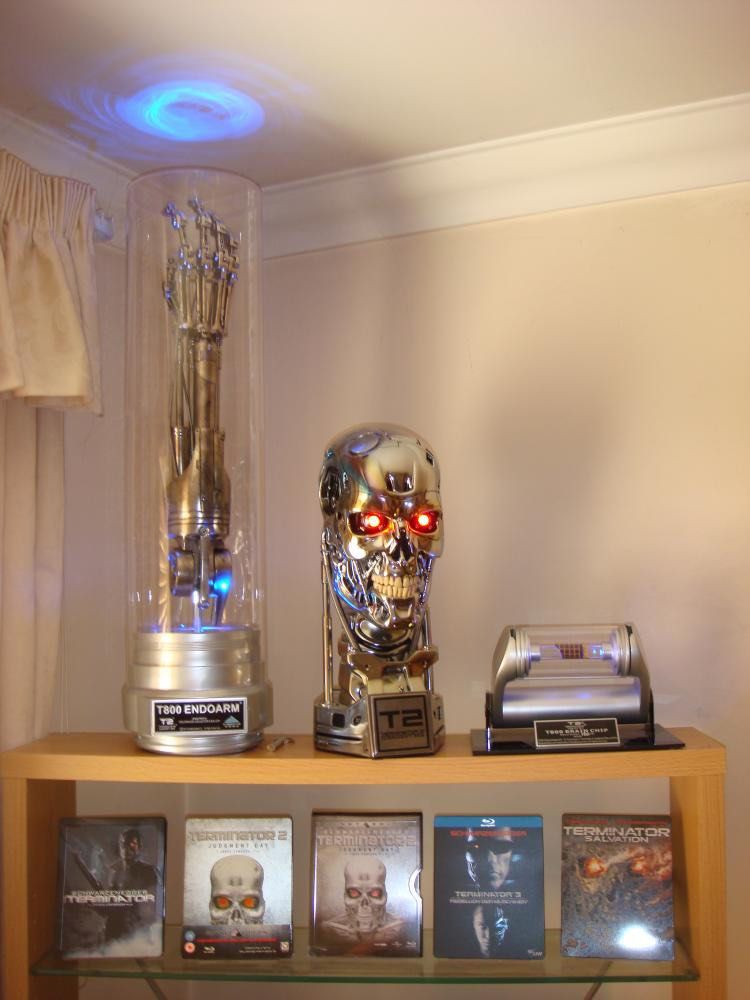 (Life-size) HCG Hollywood Collectibles Group - Terminator Endoskeleton ...