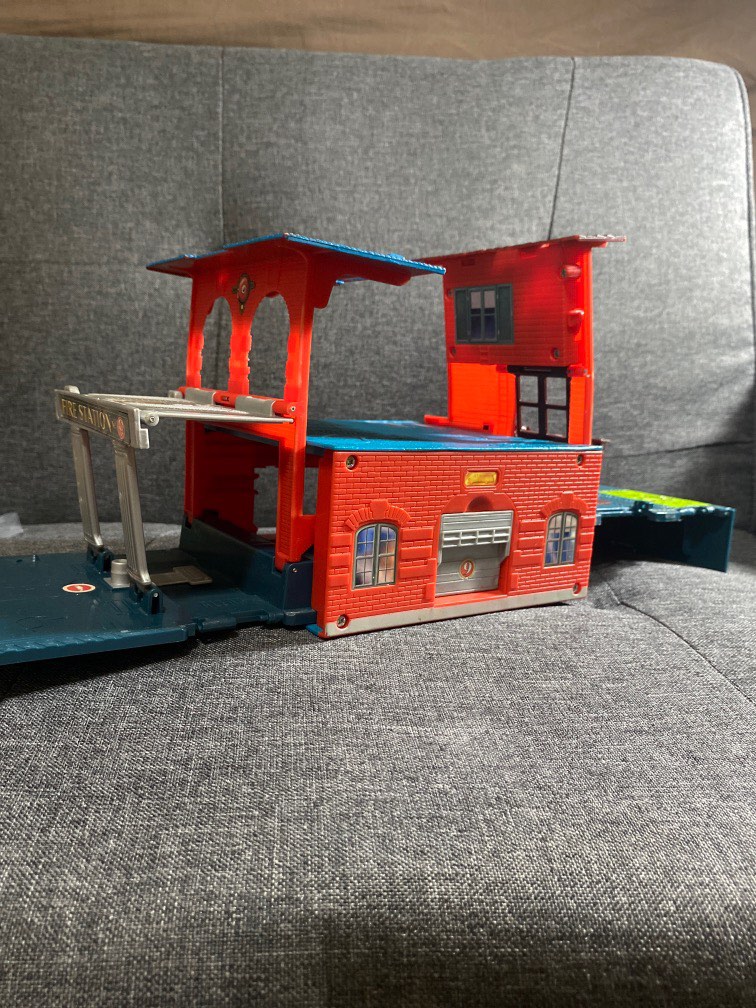 Matchbox Fire Rescue Playset N6076, Hobbies & Toys, Toys & Games on ...