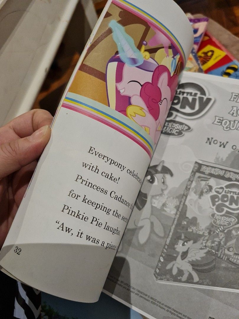 My Little Pony Book - Pinkie Pie Keeps a Secret, Buku & Alat Tulis ...