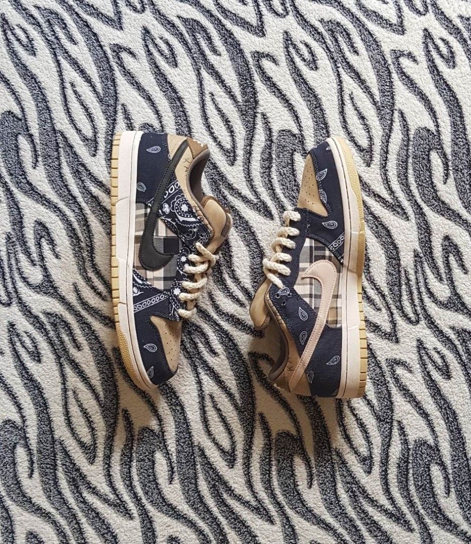 NIKE SB X TRAVIS SCOTT DUNK LOW PREMIUM, Men's Fashion, Footwear ...