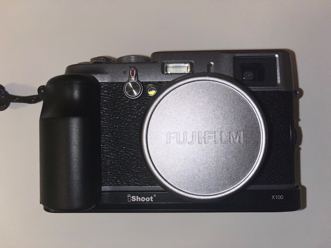 Original Fujifilm X100 + WCL-X100 Wide Conversion Lens, Photography, Cameras on Carousell