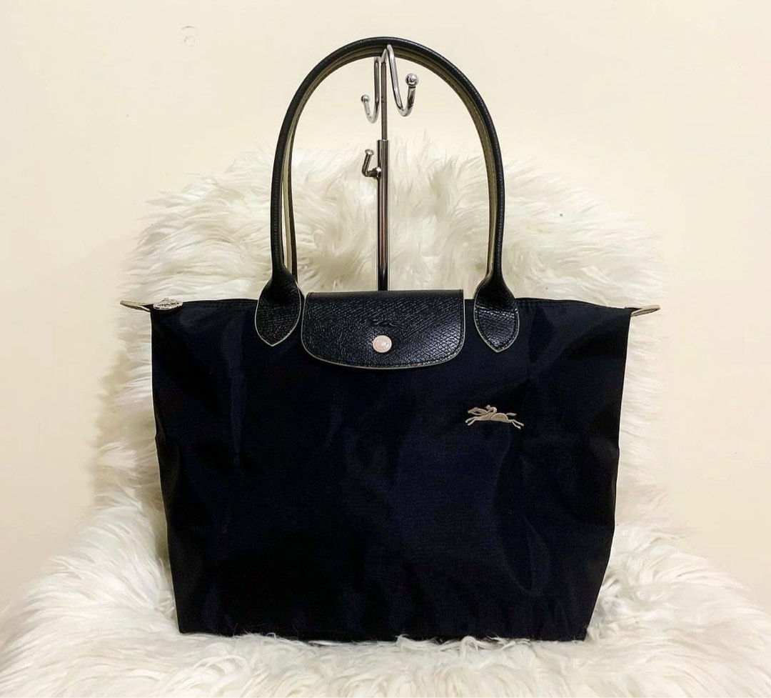 Original longchamp club in black on Carousell
