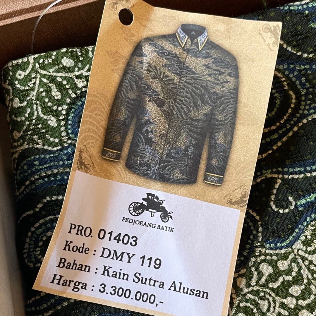 Pedjoeang Batik Kain Sutra Alusan, Fesyen Pria, Pakaian , Lainnya di ...