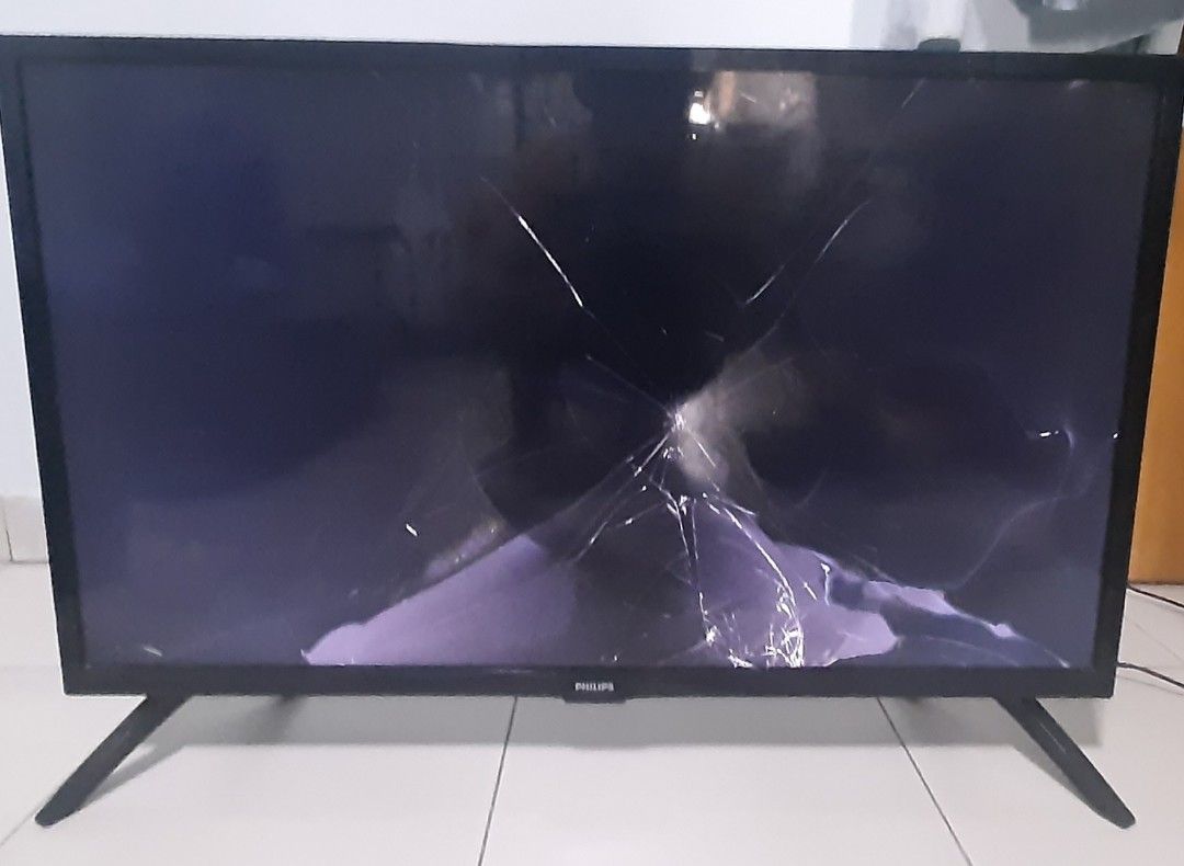 Philips 32'' Slim TV Broken LED Screen, TV & Home Appliances, TV ...