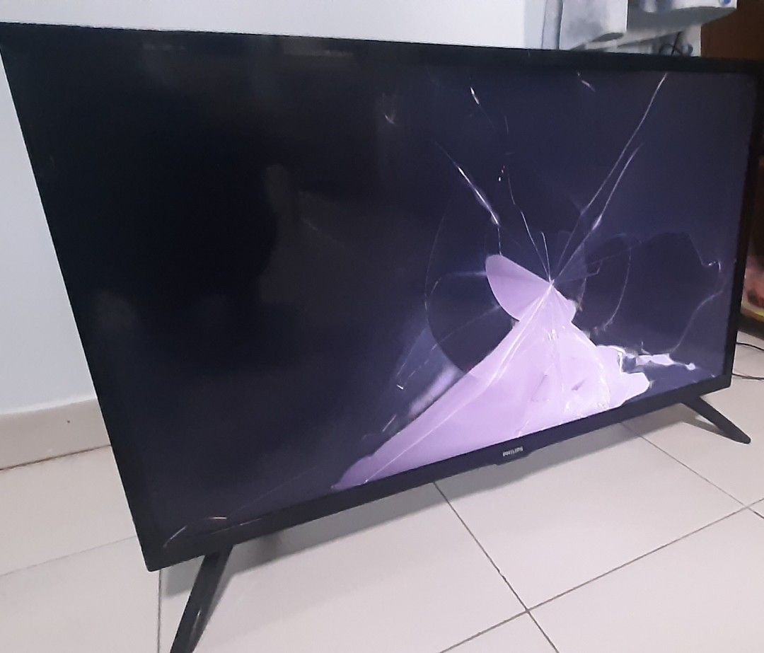 Philips 32'' Slim TV Broken LED Screen, TV & Home Appliances, TV ...