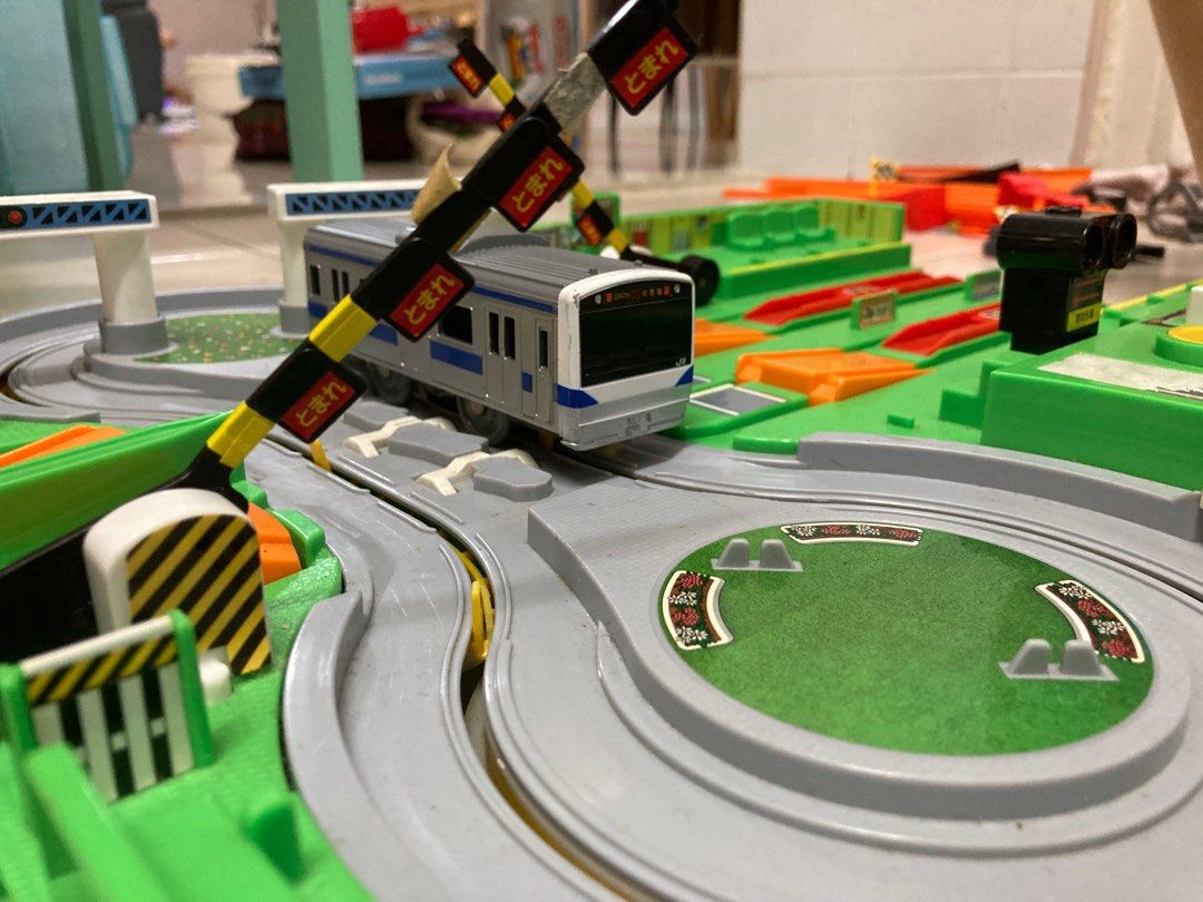 Plarail TOMICA DX railroad crossing station + another set, Hobbies ...