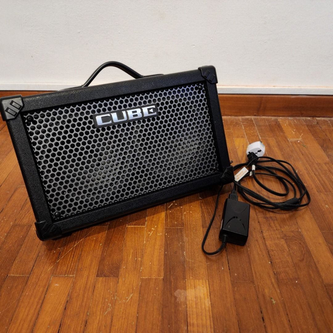 Roland Cube Street Battery Powered Stereo Amplifier *Electric Guitar or ...