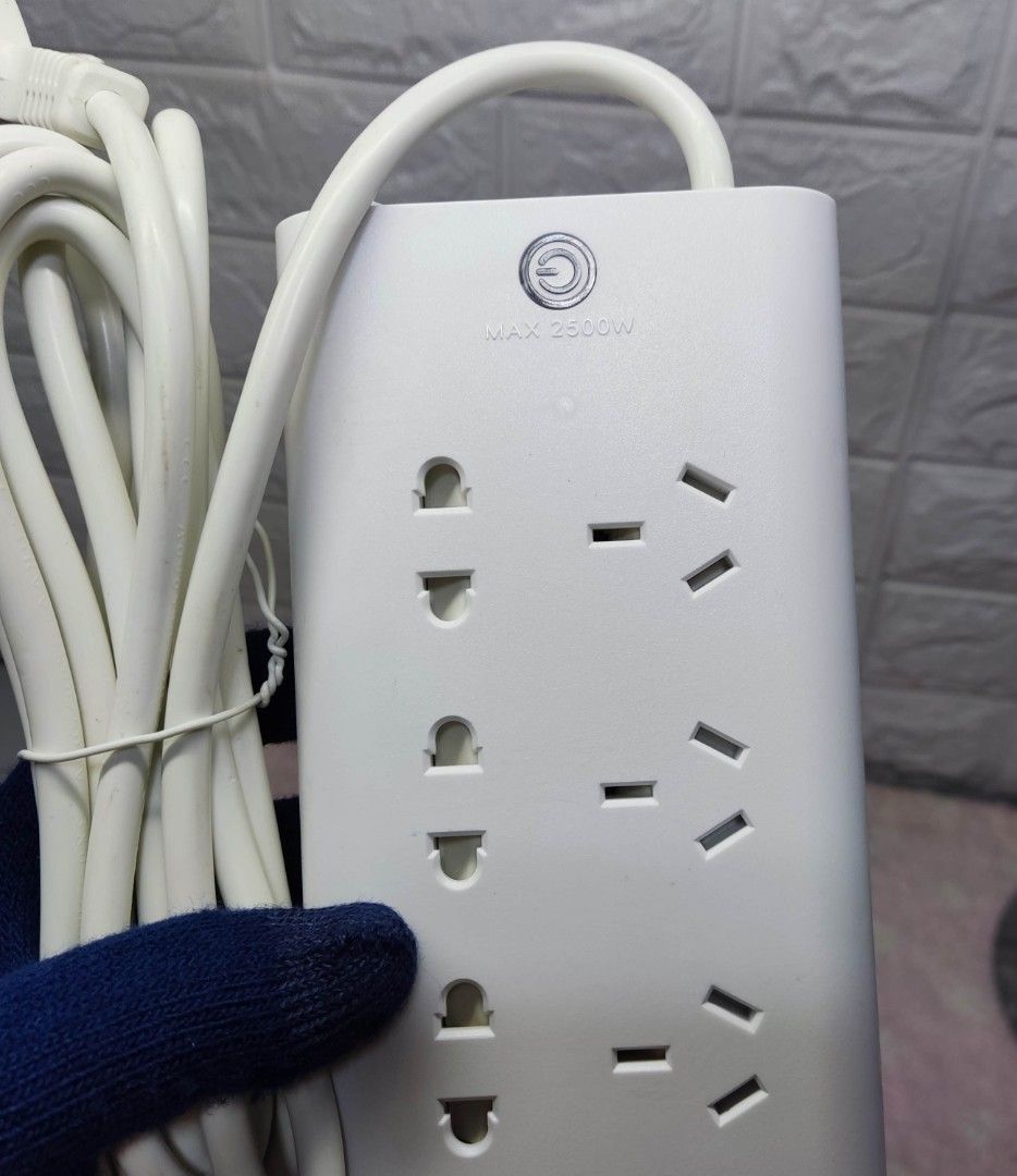 Ross Power Strip/Outlet Plug, Mobile Phones & Gadgets, Other Gadgets on Carousell