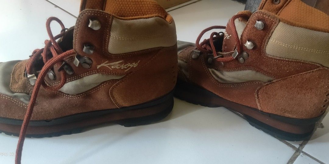 Sepatu kasogi, Fesyen Pria, Sepatu , Sneakers di Carousell