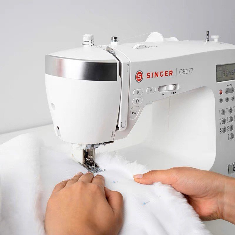 Singer CE677 Elite computerised Sewing machine, Hobbies & Toys ...