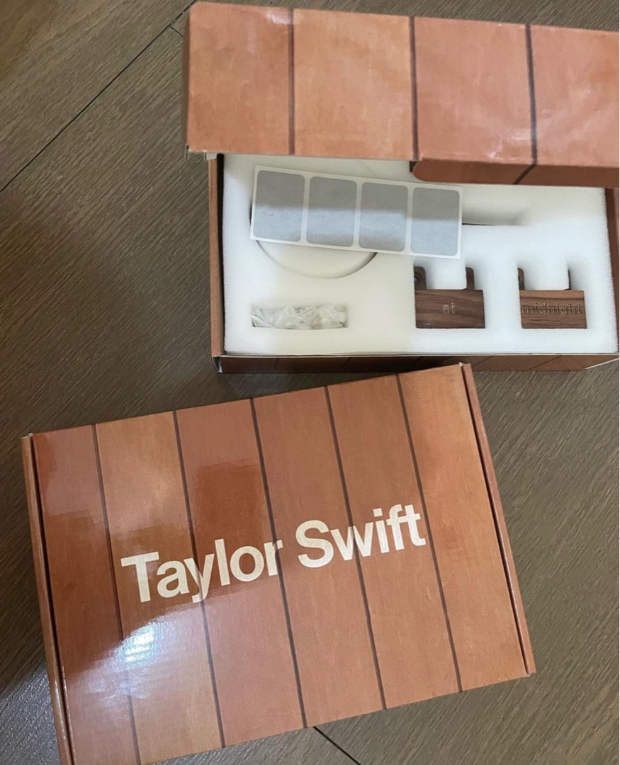 Taylor Swift Rare Midnights CD Clock, Hobbies & Toys, Music & Media ...