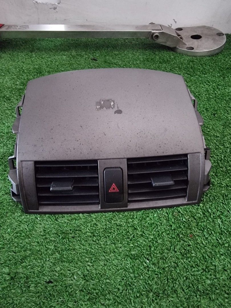 Toyota Altis Aircon vent, Car Accessories, Accessories on Carousell