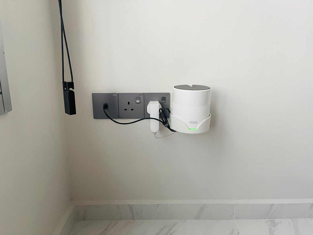 Tp-Link Wall Mount Deco x20/50/60/55, TV & Home Appliances, Other Home ...