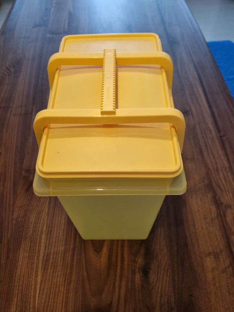 Tupperware Buddy Multi Keeper with handle carry, Furniture & Home ...